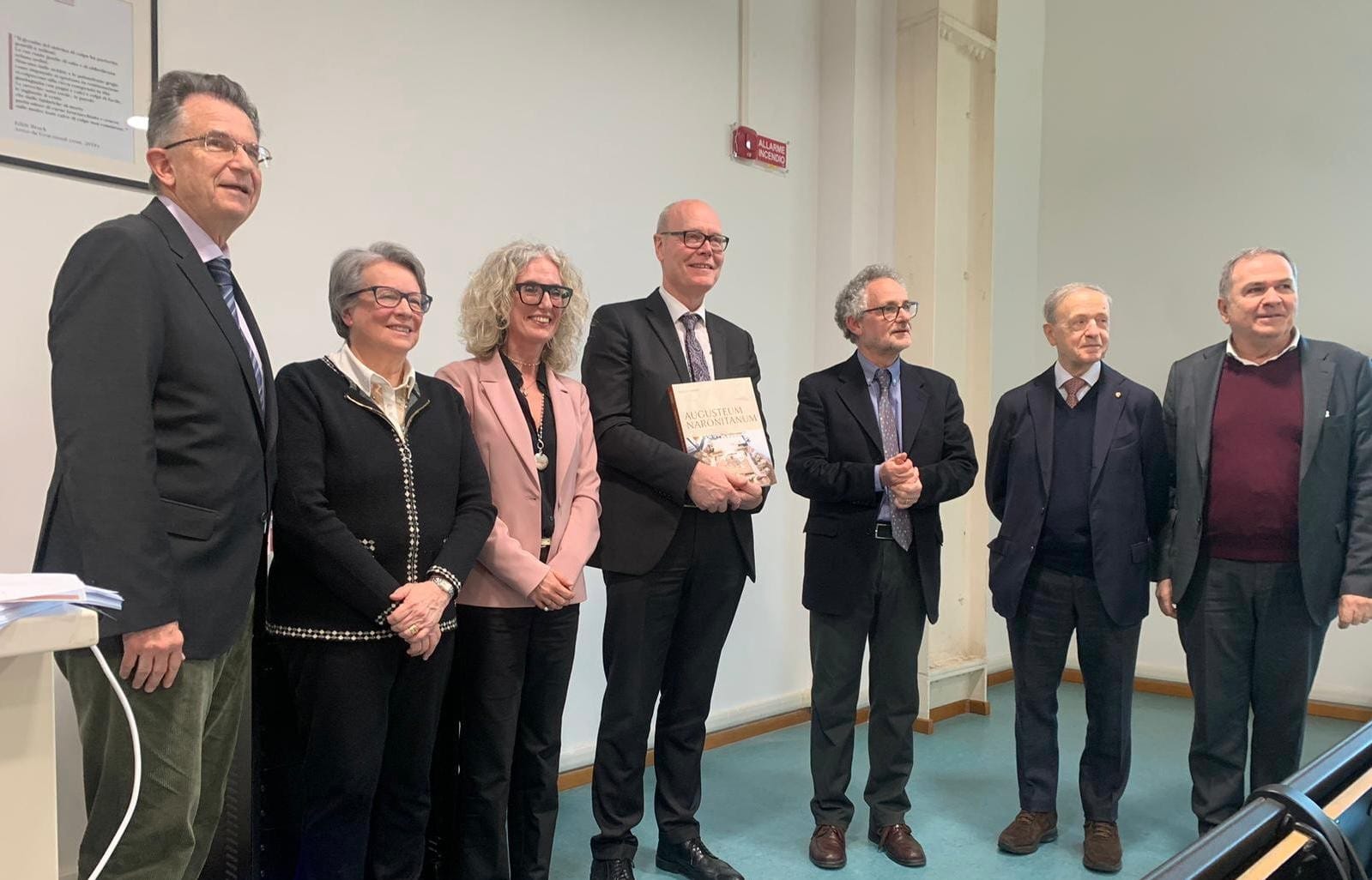 Macerata, due volumi sul patrimonio epigrafico della Dalmazia ...